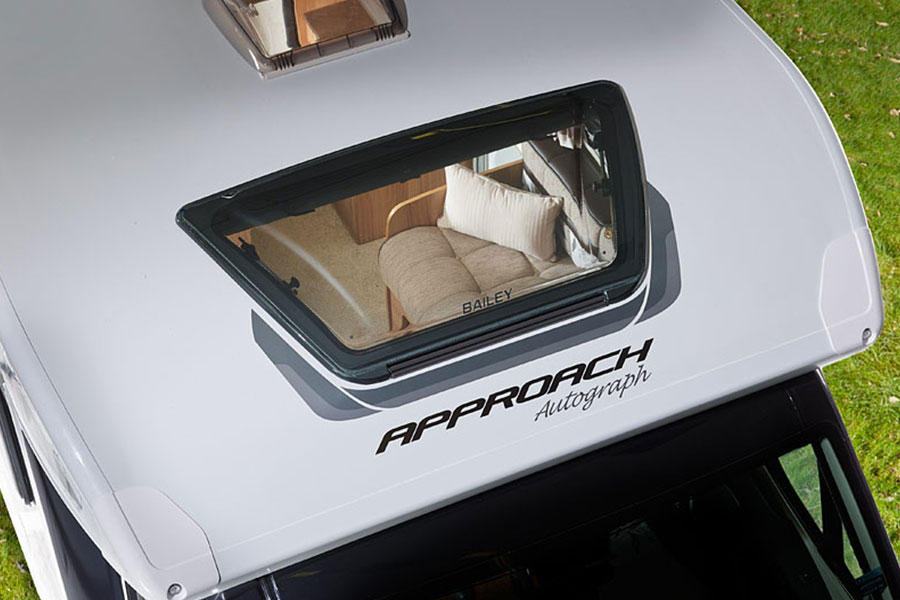 Approach Autograph - Bailey of Bristol