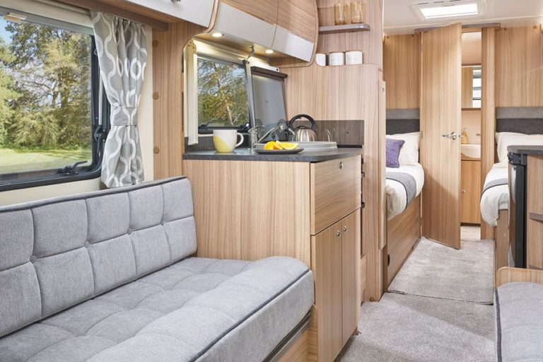 Phoenix+ 642 - Bailey of Bristol